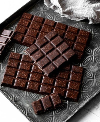 Vegan Sesame Chocolate Bark (Only 3 Ingredients)