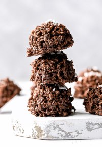 2-Ingredient Chocolate Macaroons (Vegan & Gluten-free)
