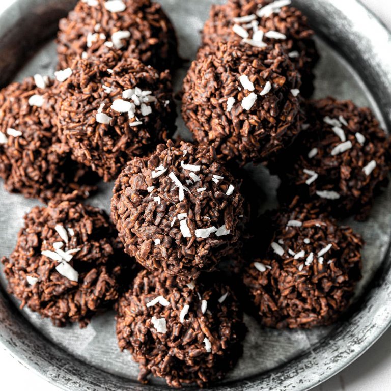 2-Ingredient Chocolate Macaroons (Vegan & Gluten-free)