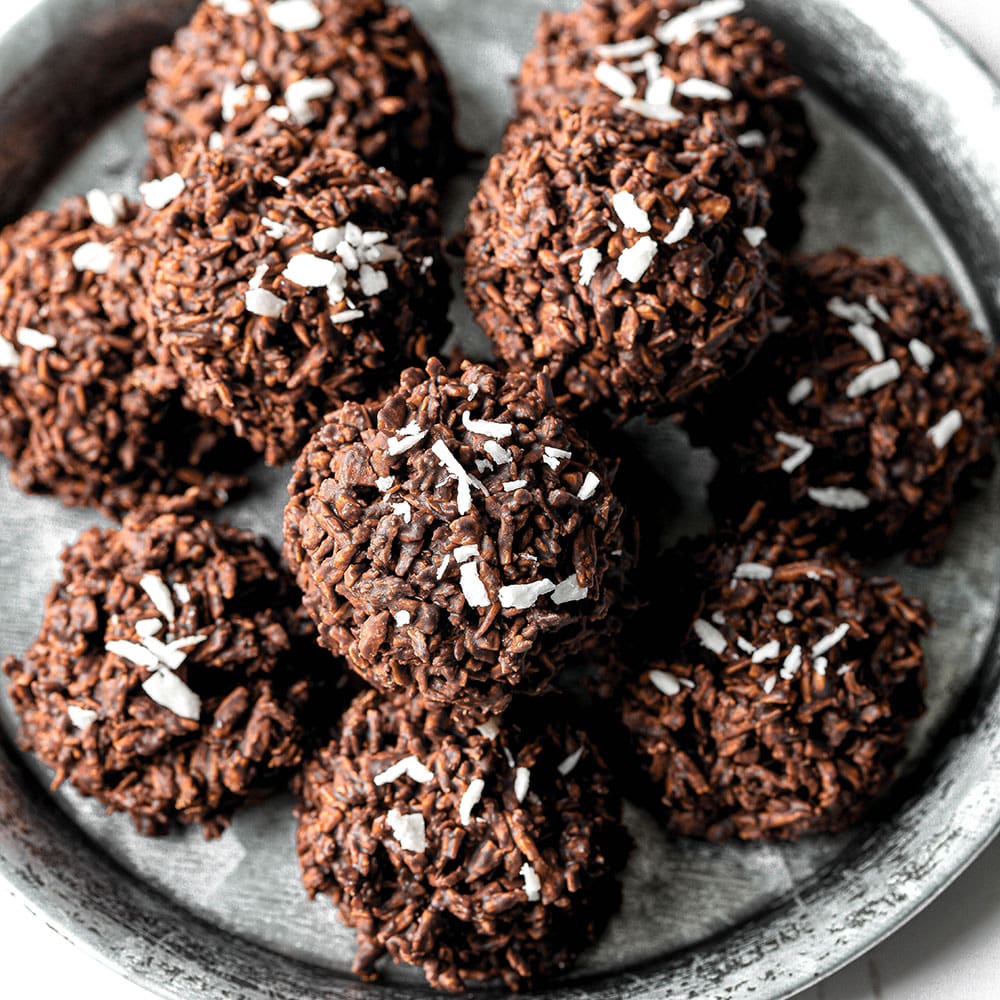 2-Ingredient Chocolate Macaroons (Vegan & Gluten-free)