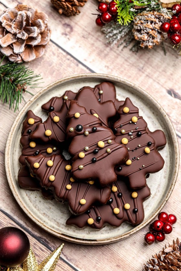 Christmas Tree Protein Brownies (Vegan/No-bake)