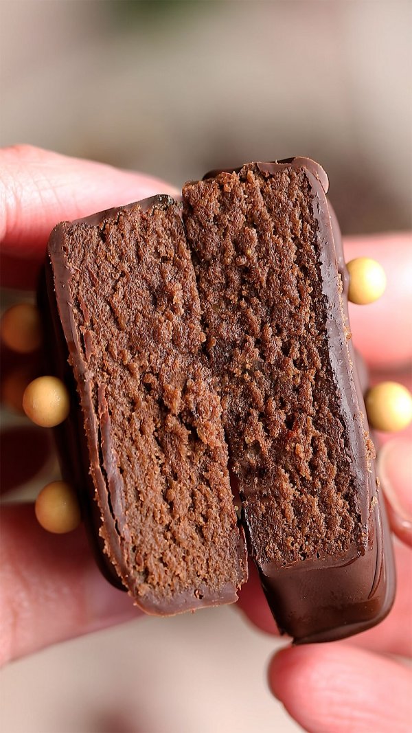 Christmas Tree Protein Brownies (Vegan/No-bake)