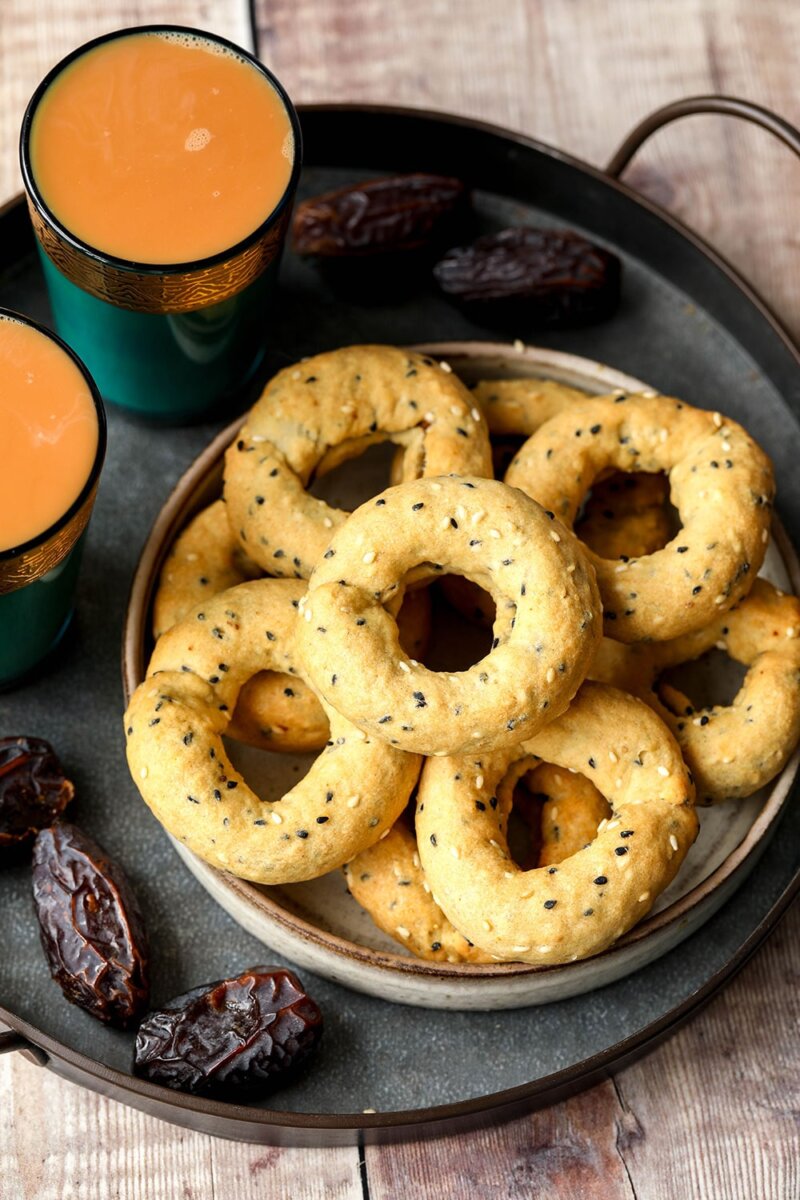 Palestinian Date Ring Cookies (Kaak Asawer)