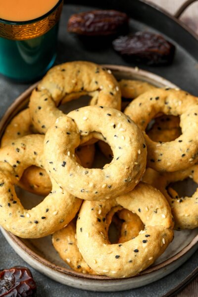Palestinian Date Ring Cookies (Kaak Asawer)