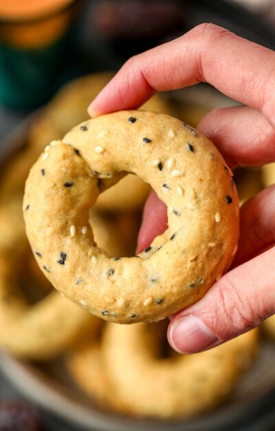 Palestinian Date Ring Cookies (Kaak Asawer)