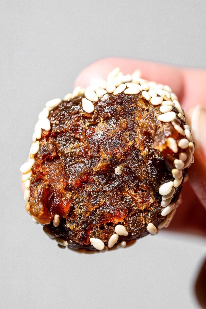 Date Energy Balls (3 Ingredients)